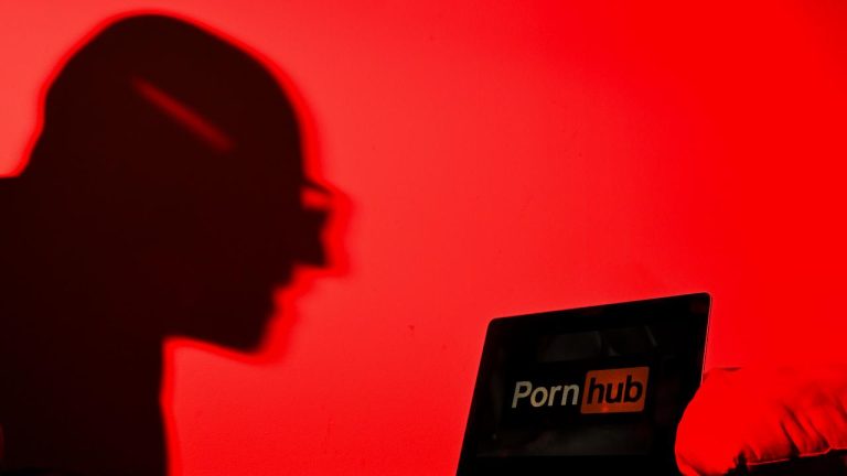 Porn and violent images to be blurred by search engines - Noosa Online News